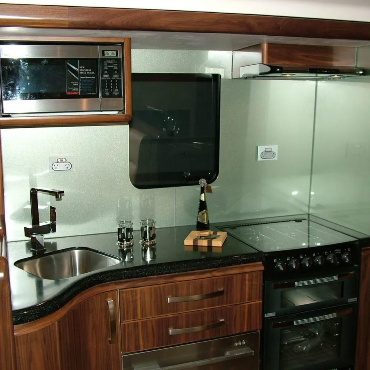Custom RV & Motorhome Design Auckland | Platinum Motorhomes