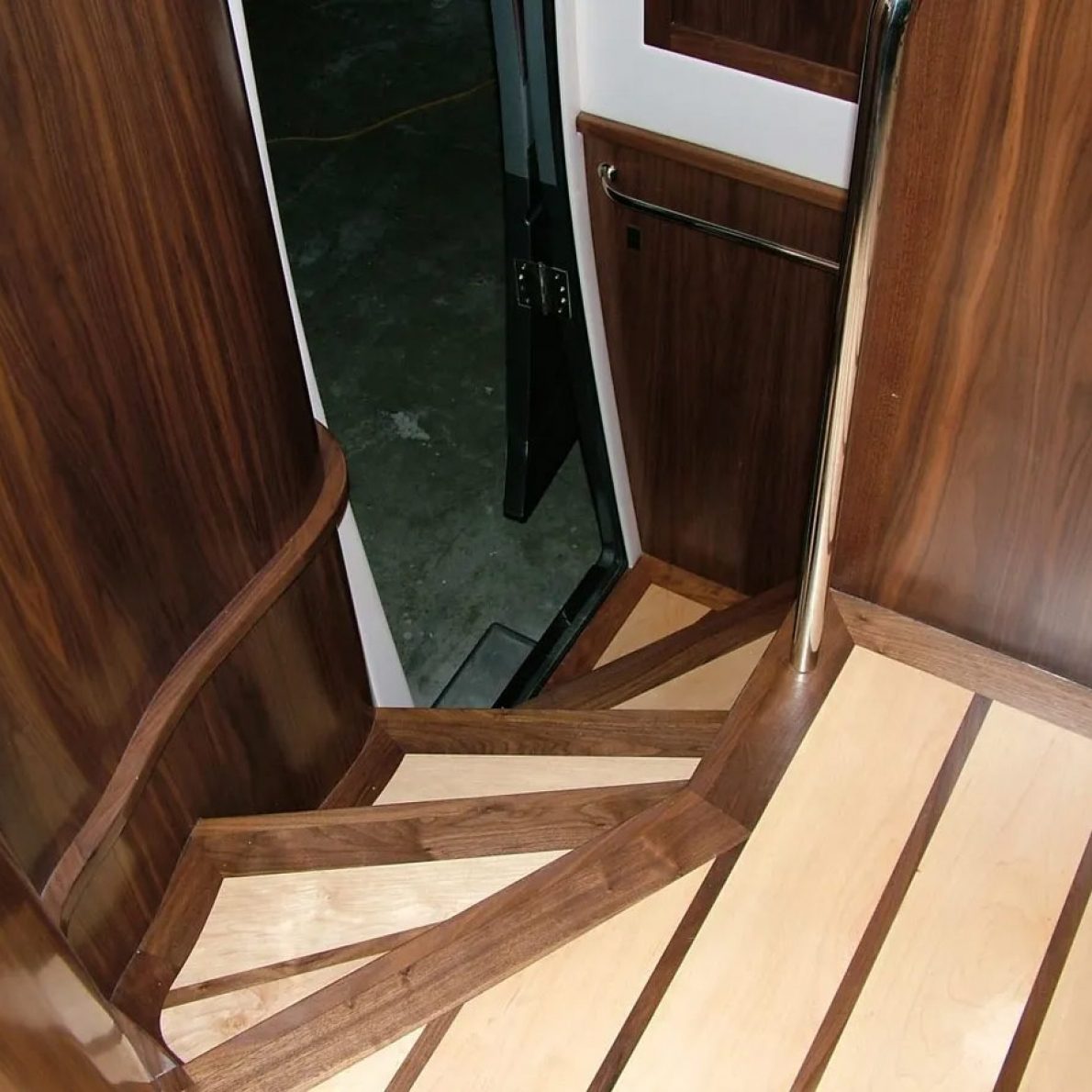 Custom RV & Motorhome Design Auckland | Platinum Motorhomes